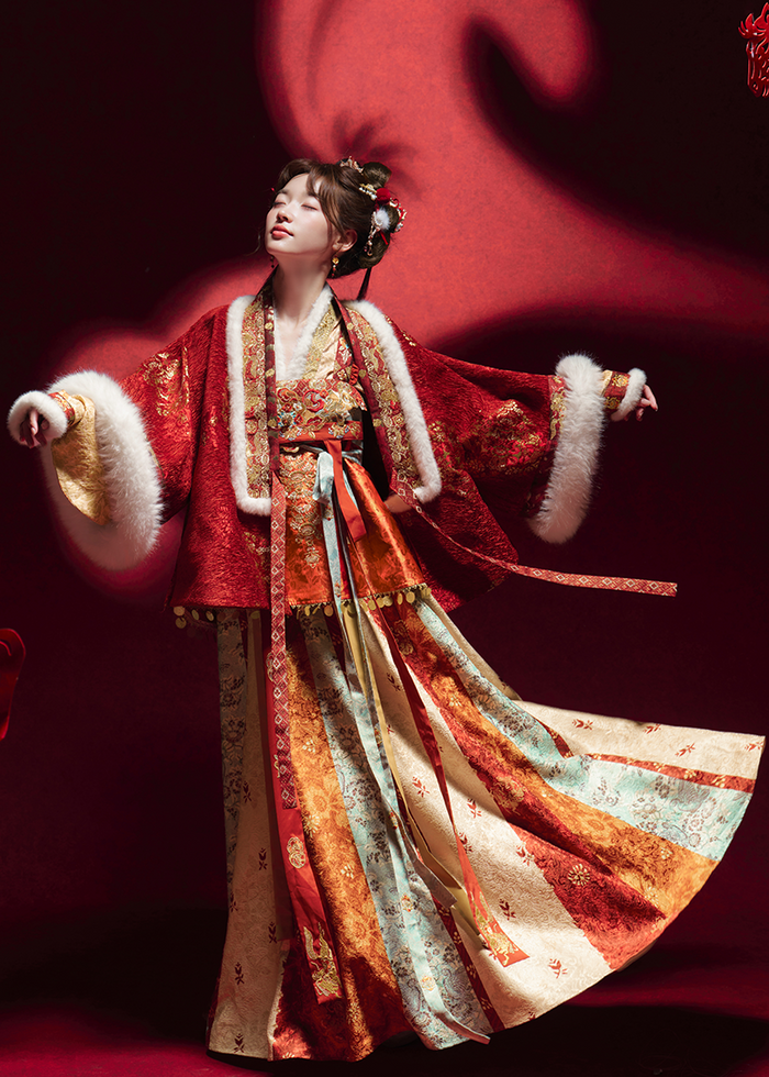 Golden Horse | 4-Piece 2026 New Year Hanfu (金马阳焰) – NewMoonDance