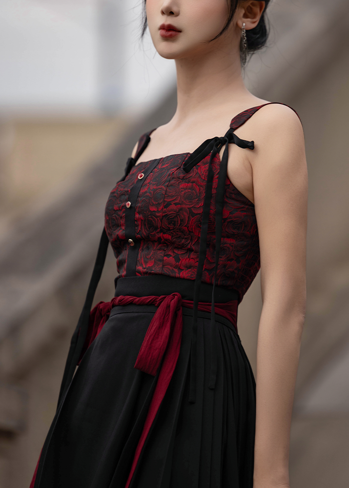 Crimson Dusk | 3-Piece Modern Hanfu (夜色红蕾) – NewMoonDance