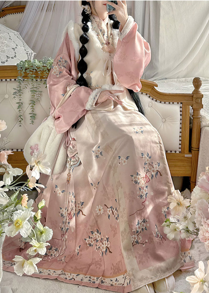 Snow Plum | 3-Piece Plus Winter Hanfu (梅花) – NewMoonDance
