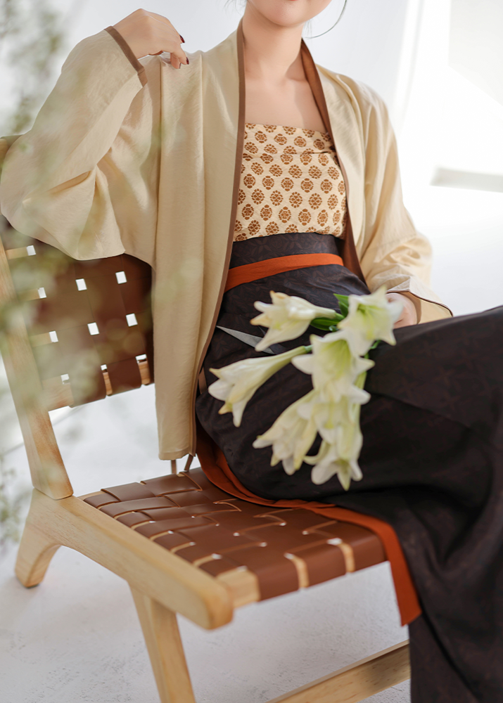 Rice Bloom | 3-Piece Modern Hanfu (稻花香) – NewMoonDance