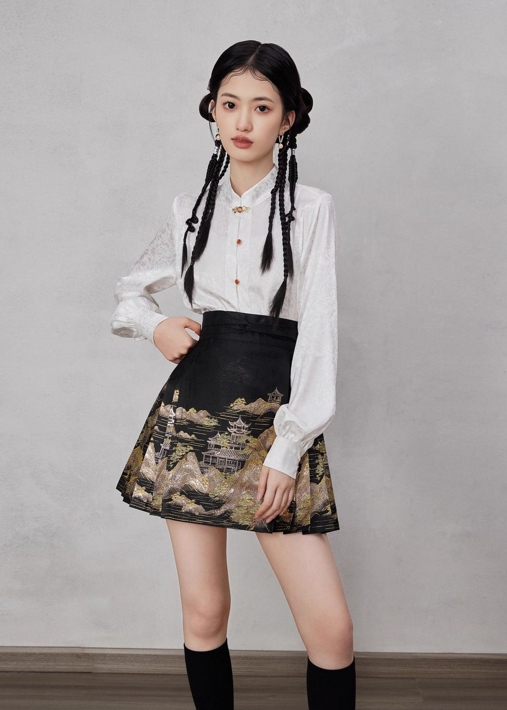 Gilded Landscape| Modern Short Ma Mian Skirt (描金山水) – NewMoonDance
