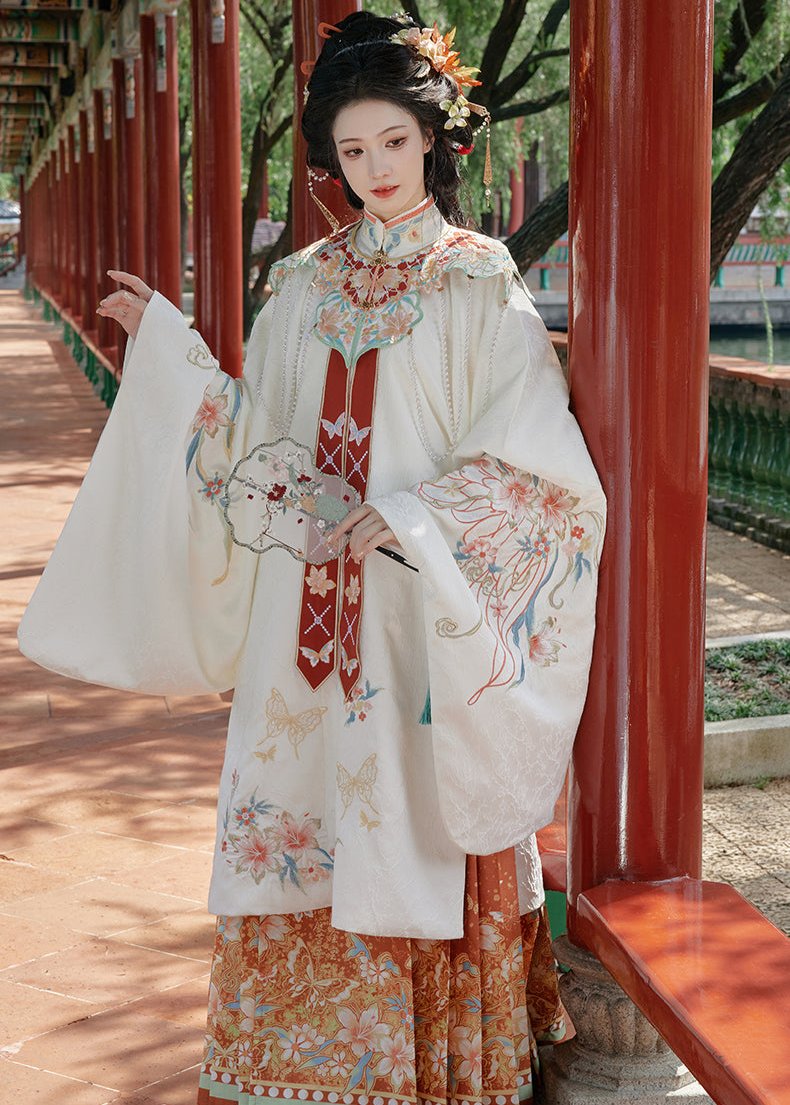 Floral Butterfly | 3-Pieces Embroidered Hanfu (灵花蝶) – NewMoonDance