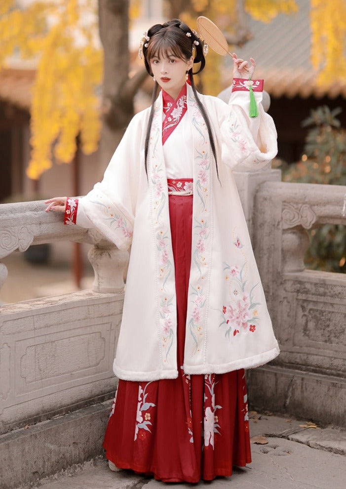 Old Memory | Winter Song Hanfu (苏幕遮) – NewMoonDance