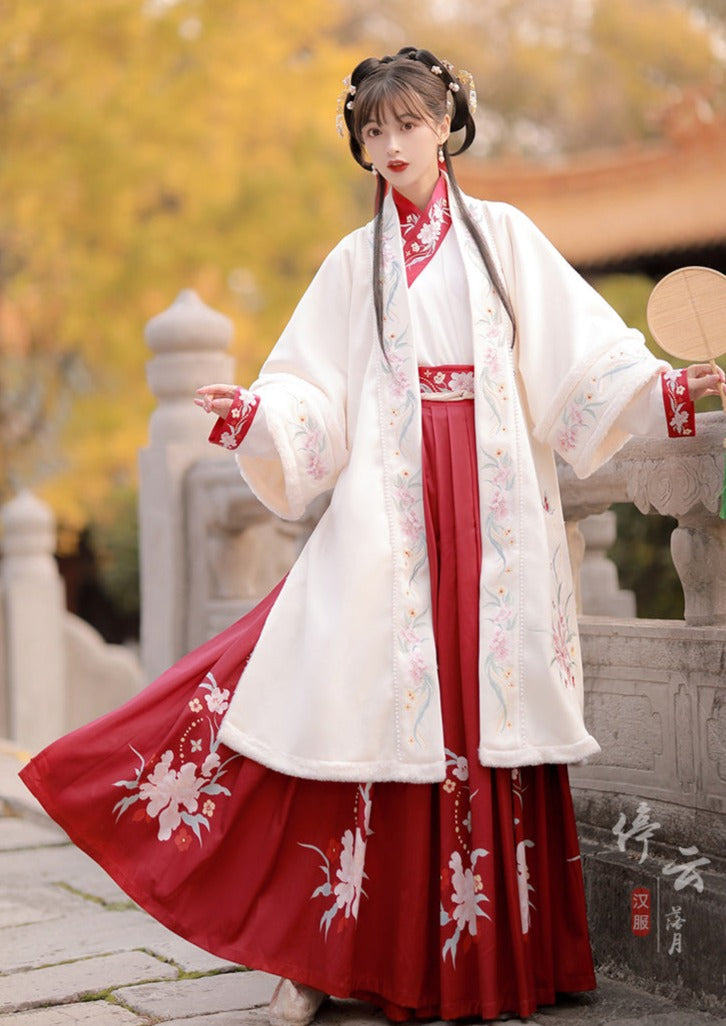 Old Memory | Winter Song Hanfu (苏幕遮) – NewMoonDance